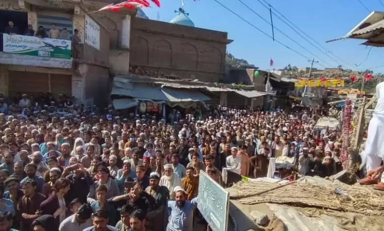 Tragic Farewell: Former Senator Hidayatullah Khan and Four Others Laid ...