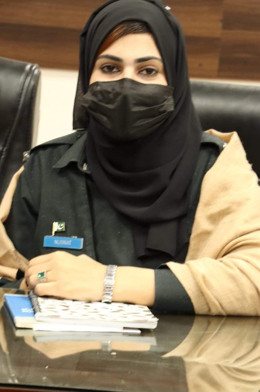 pakistani female police officer