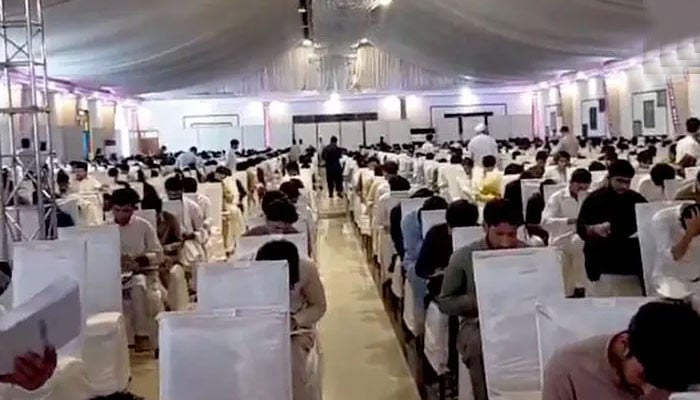 Over 40,000 Applicants Compete for 3,200 Constable Positions in Khyber ...