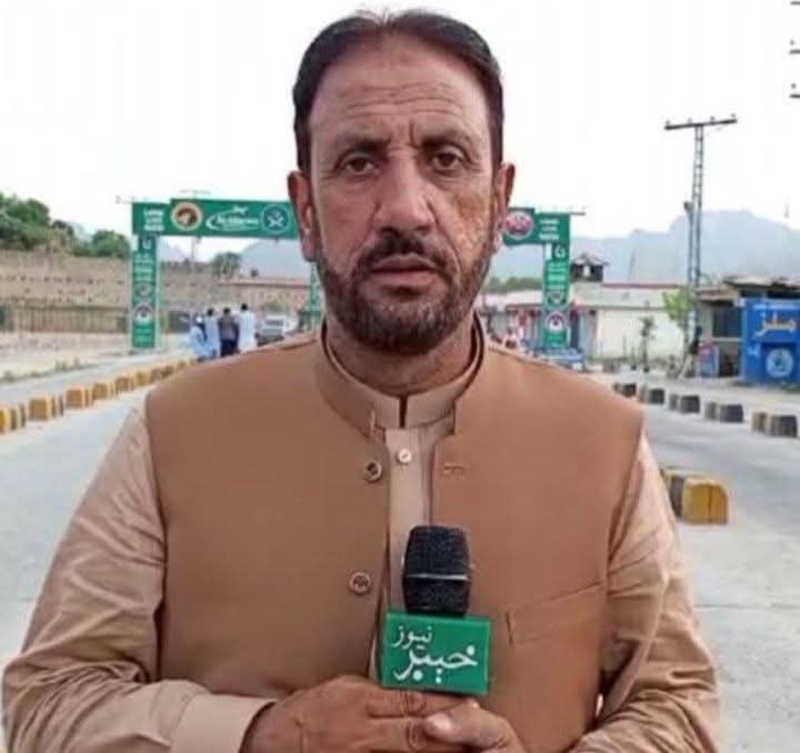Senior journalist Muhammad Israr injured in attack in Lower Dir